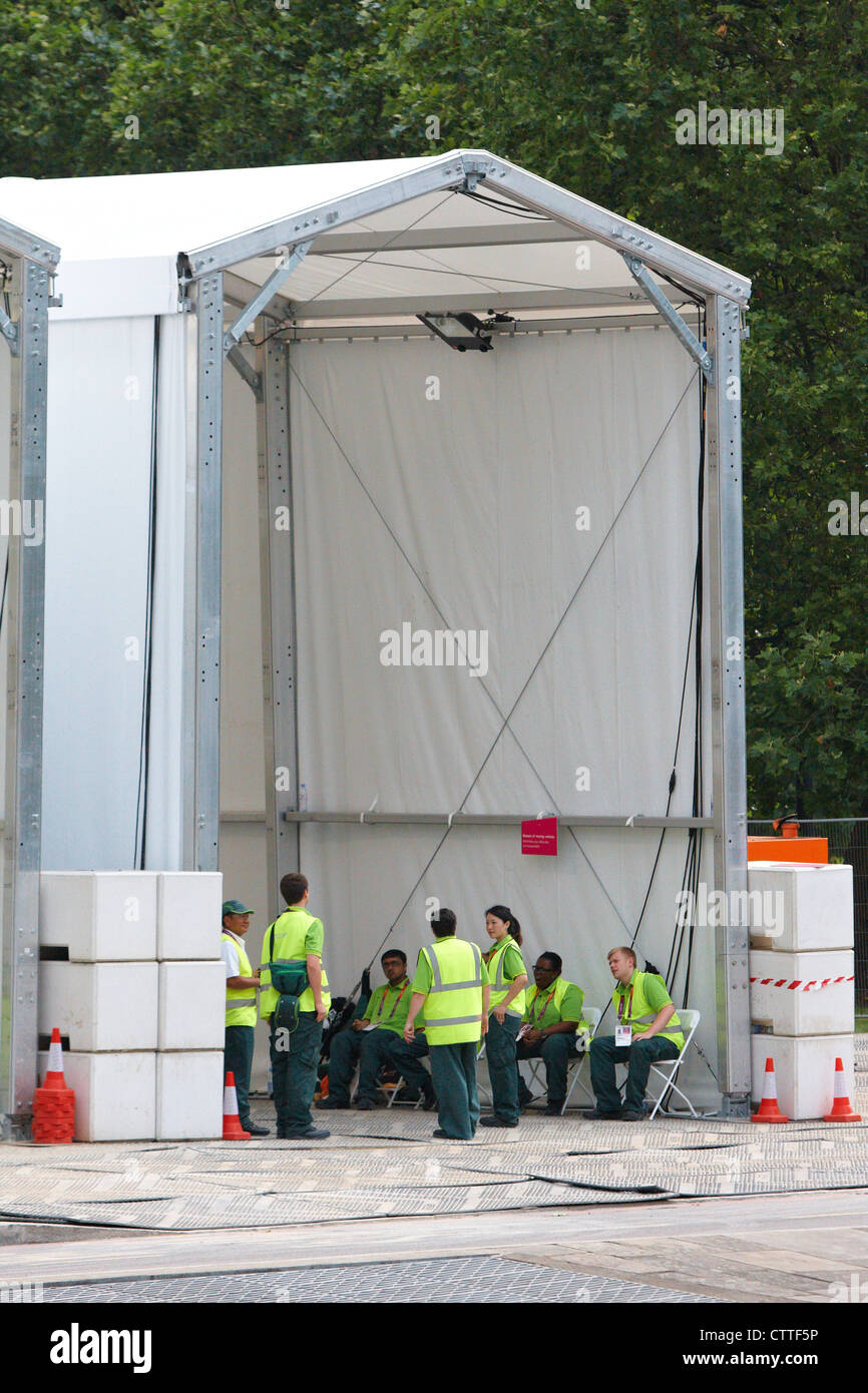 G4S security guards on Olympic duty outside the Hilton Hotel, Park Lane ...