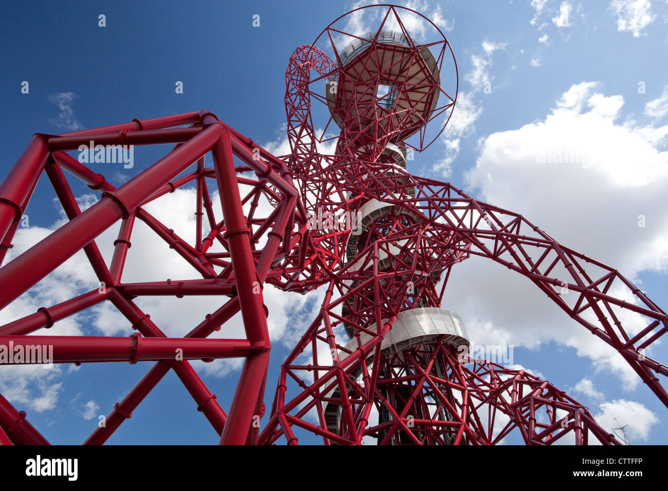 ArcelorMittal Orbit tower in Queen Elizabeth Olympic Park, London Stock ...
