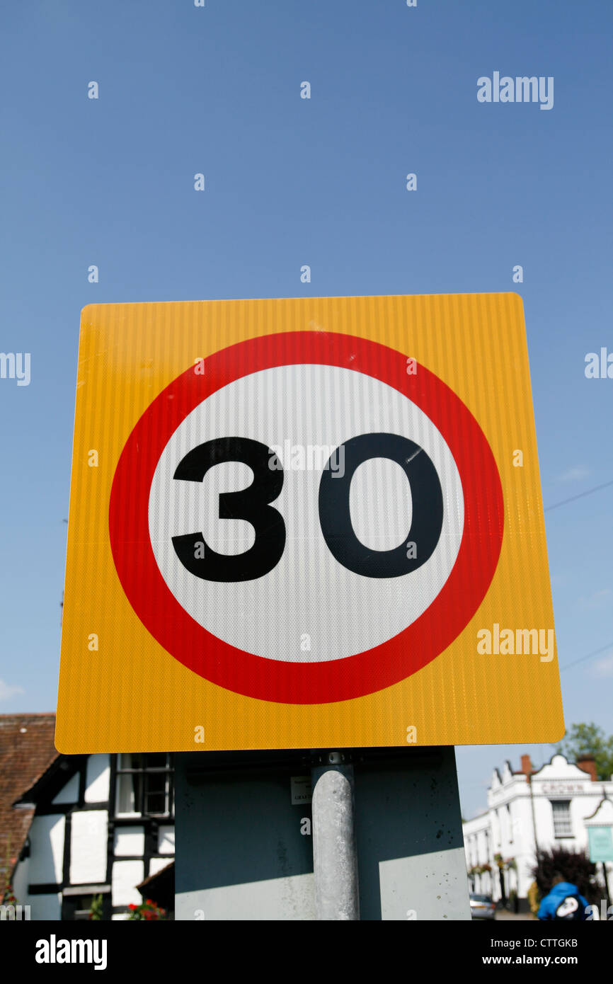 30 sign uk hi-res stock photography and images - Alamy