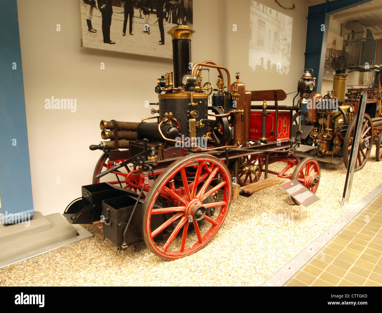 Steam fire engine hi-res stock photography and images - Alamy