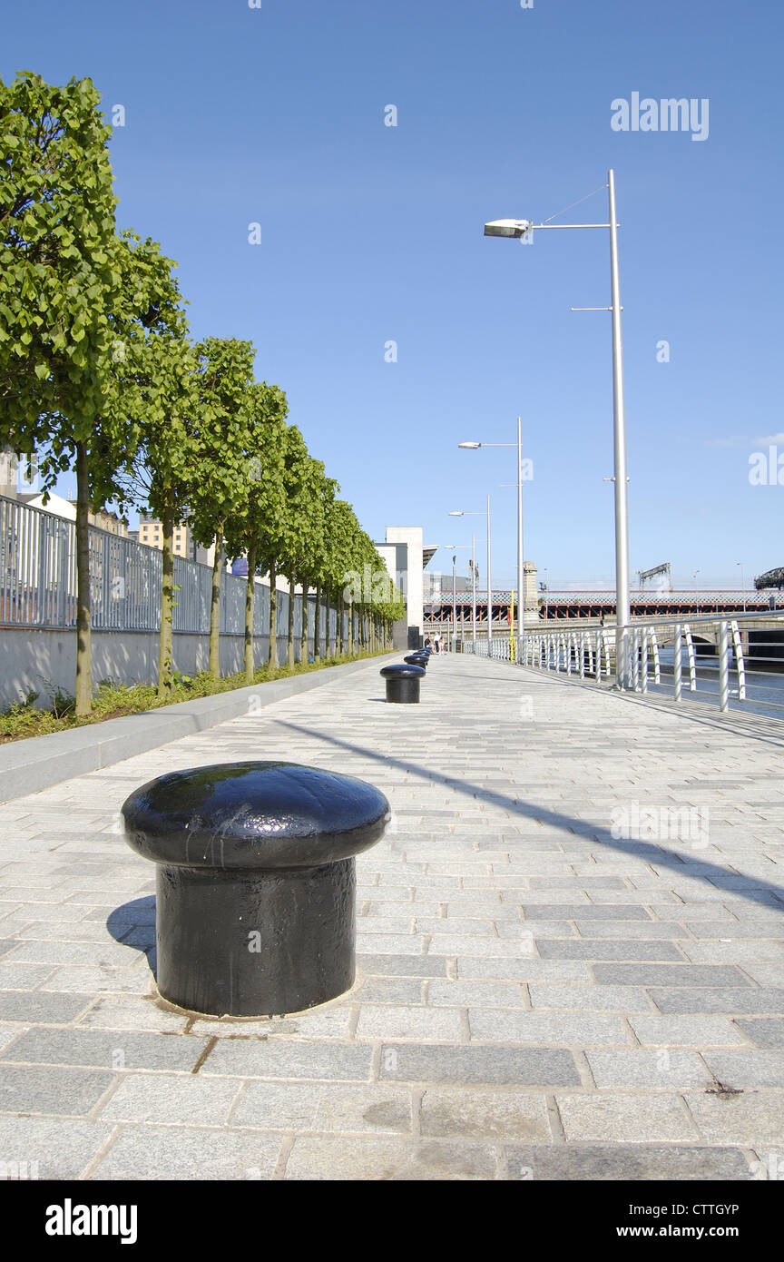 Glasgow waterfront bollard hi-res stock photography and images - Alamy