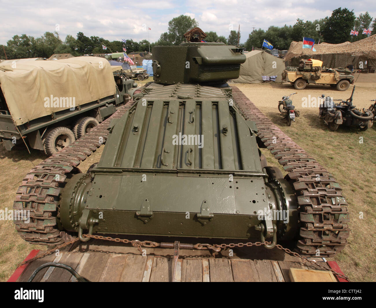 British valentine tank hi-res stock photography and images - Alamy