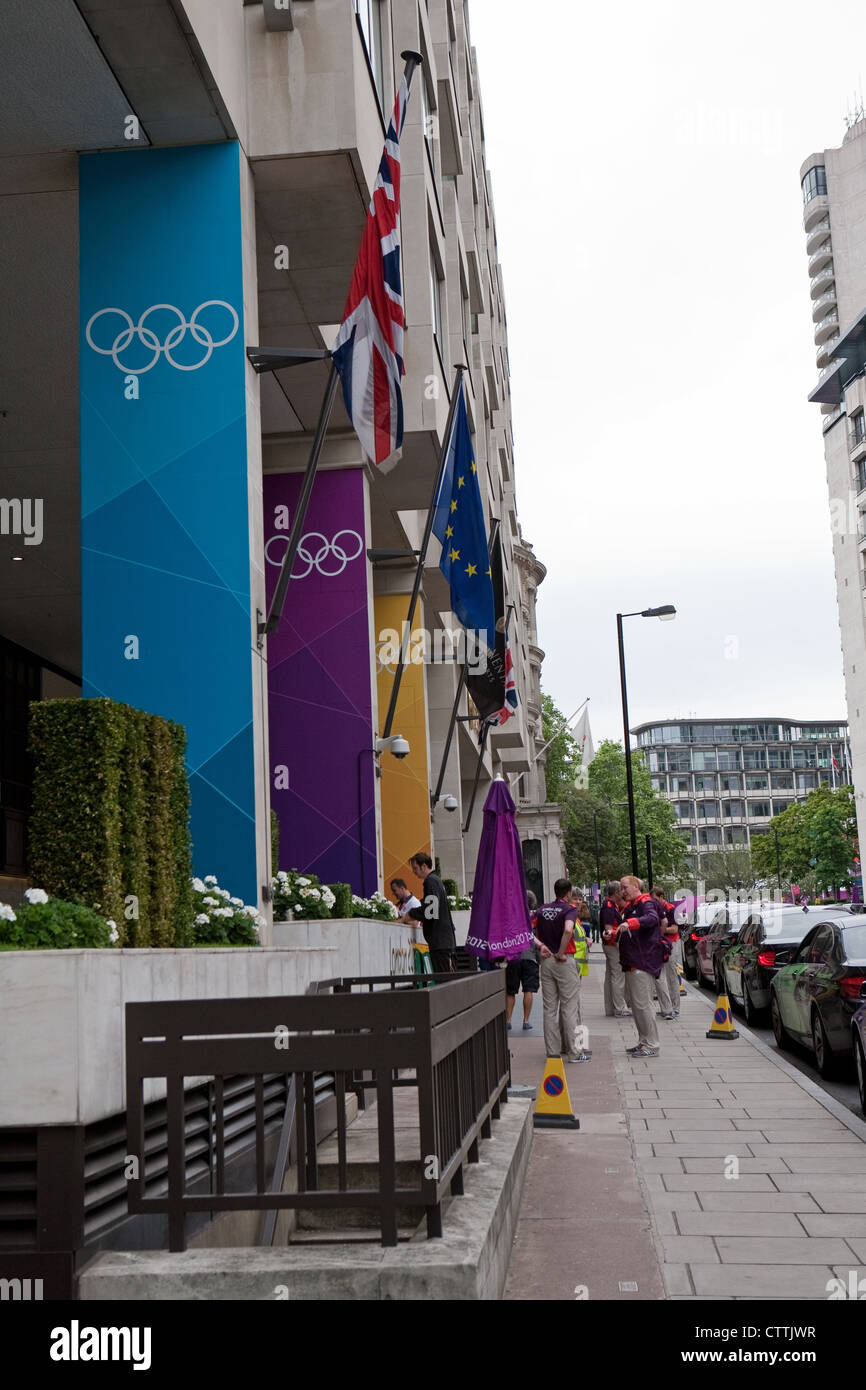 Intercontinental Hotel London Park lane with Olympic signage Stock ...