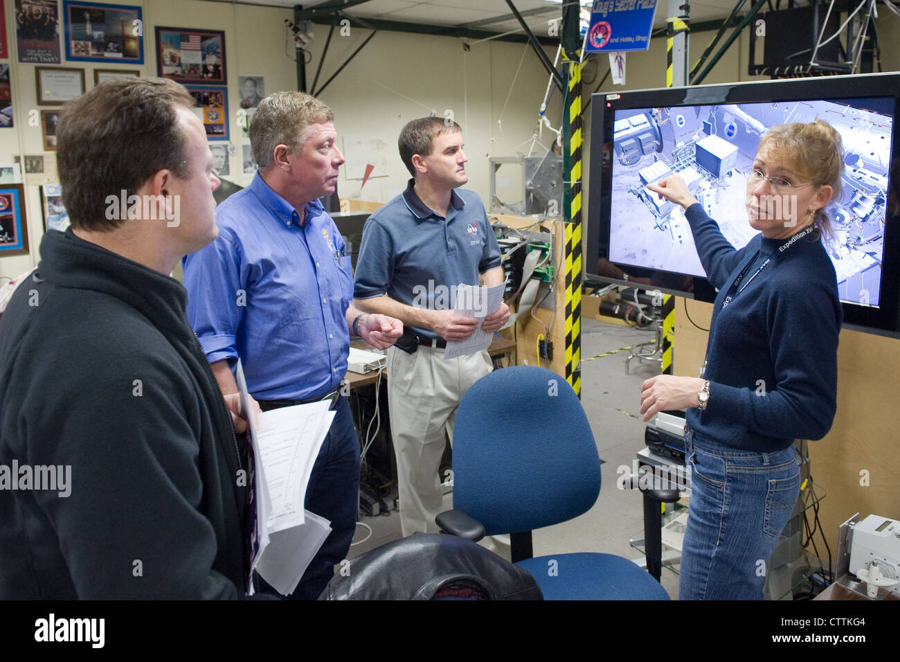 NASA astronauts Ron Garan, Mike Fossum, Rex Walheim, and Sandy Magnus ...