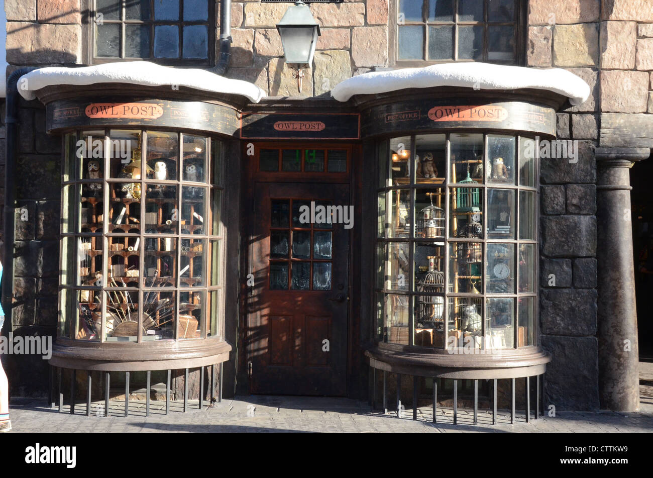 Inside The Wizarding World Of Harry Potter at Universal Islands of ...