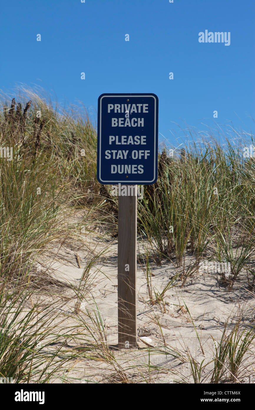 Fragile please do not touch sign hi-res stock photography and images ...