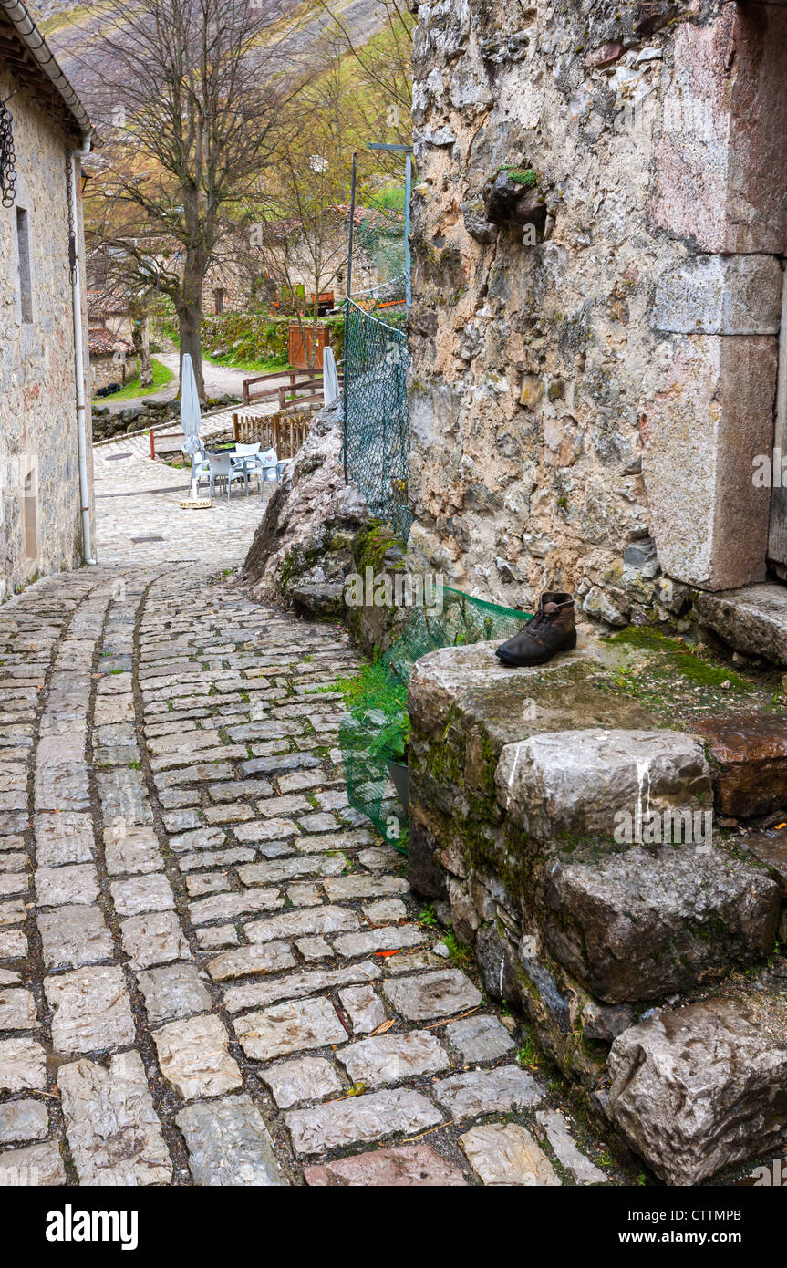 Bulnes (La Villa), Cabrales, Picos de Europa National Park, Asturias ...