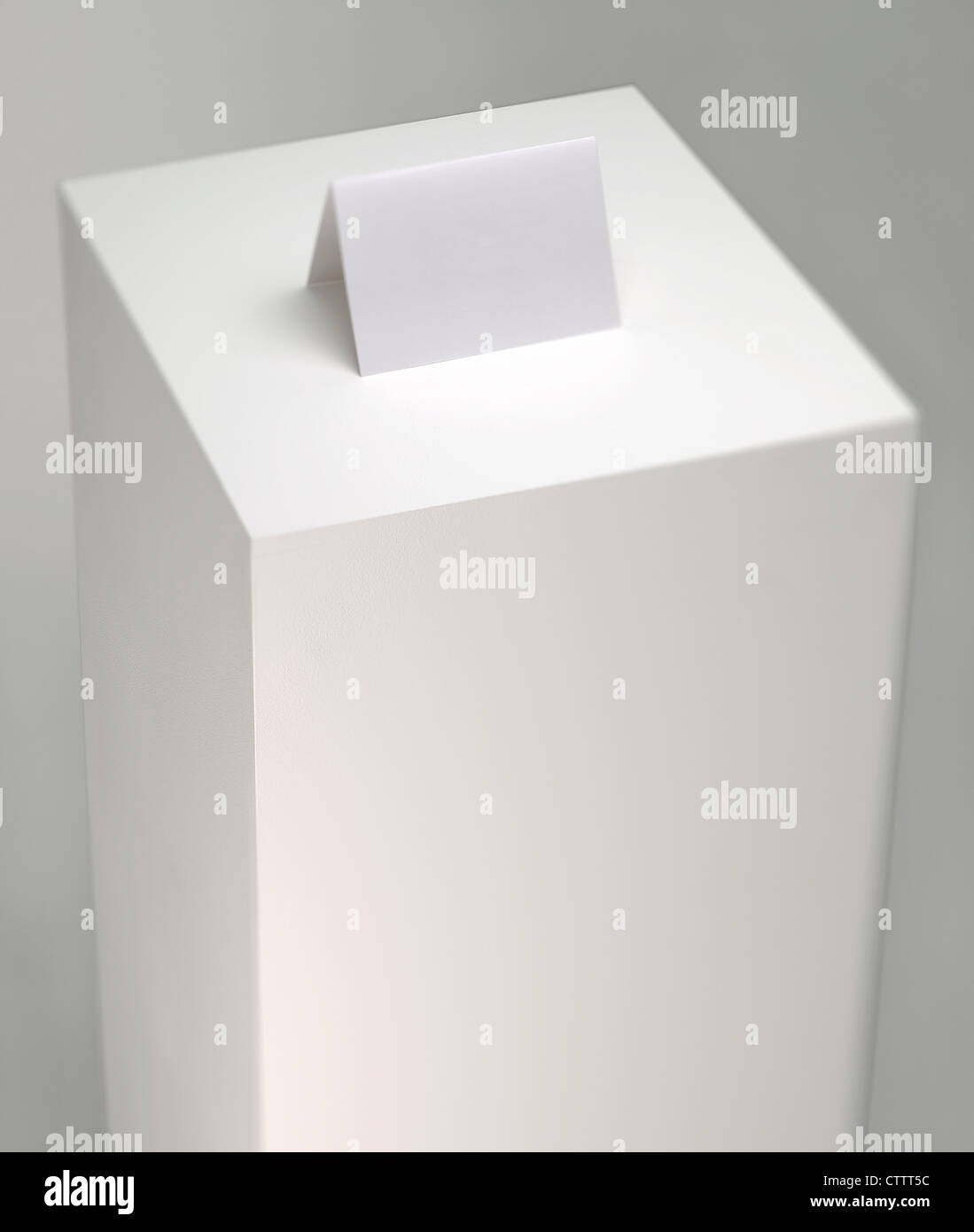 Museum display stand hi-res stock photography and images - Alamy