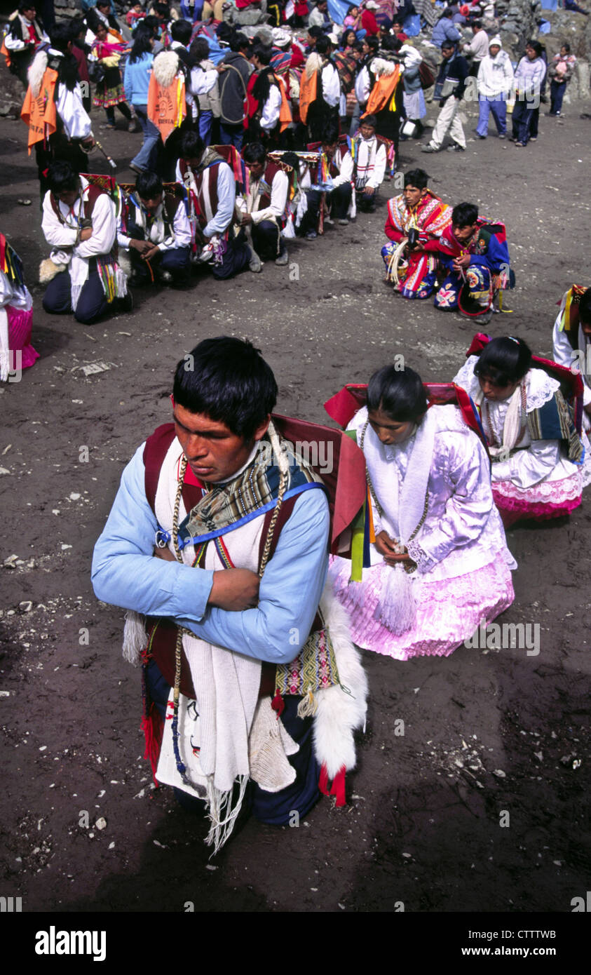 Native american indian man praying hi-res stock photography and images ...