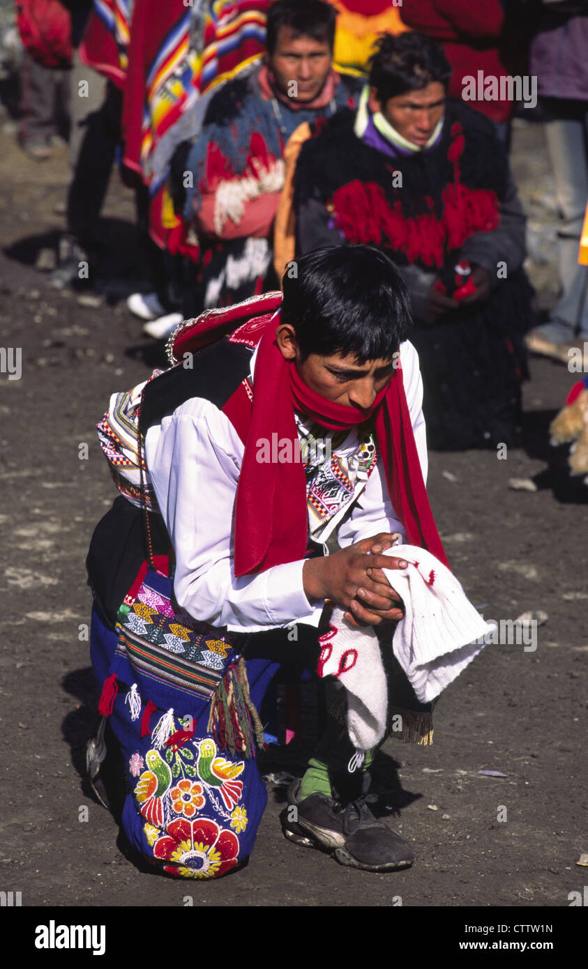 Native american indian man praying hi-res stock photography and images ...