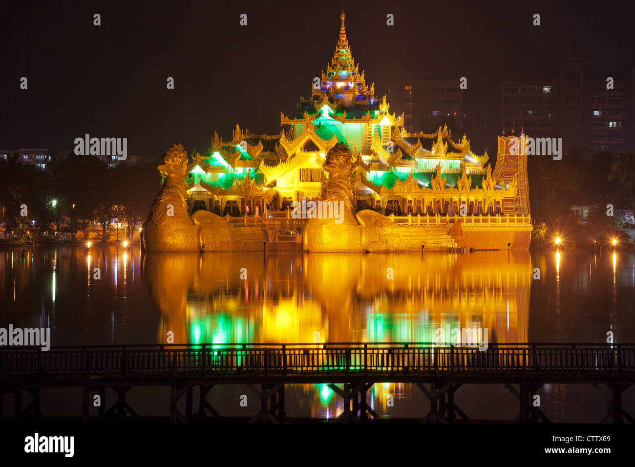 Karaweik Palace at night, Yangon, Myanmar Stock Photo - Alamy