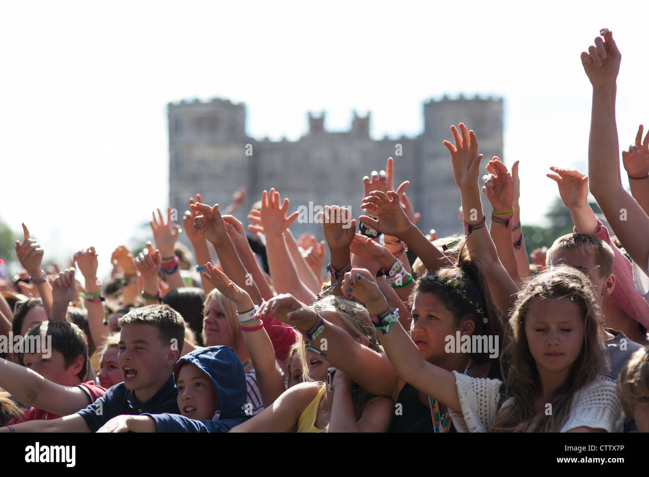 Crowd people dancing music festival hi-res stock photography and images ...