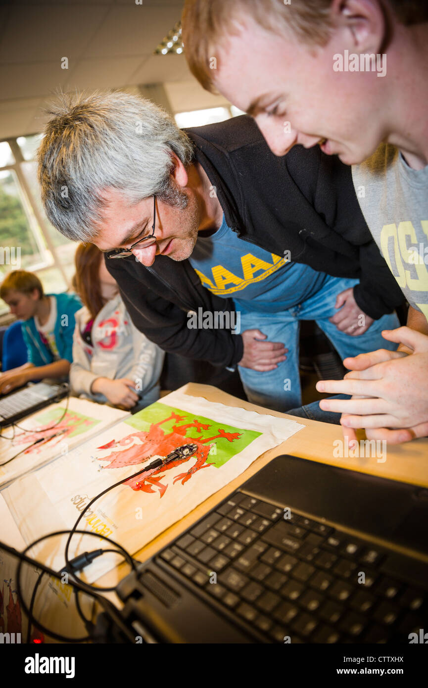 Arduino class hi-res stock photography and images - Alamy