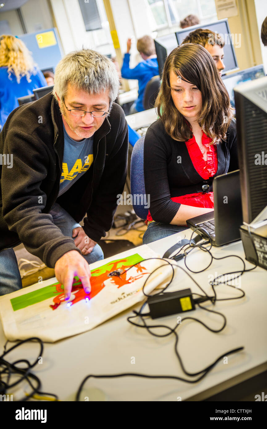 Uk university students computers hi-res stock photography and images ...