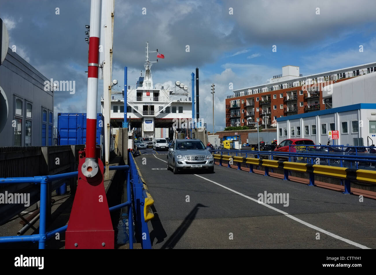 Ferry terminal portsmouth hi-res stock photography and images - Alamy