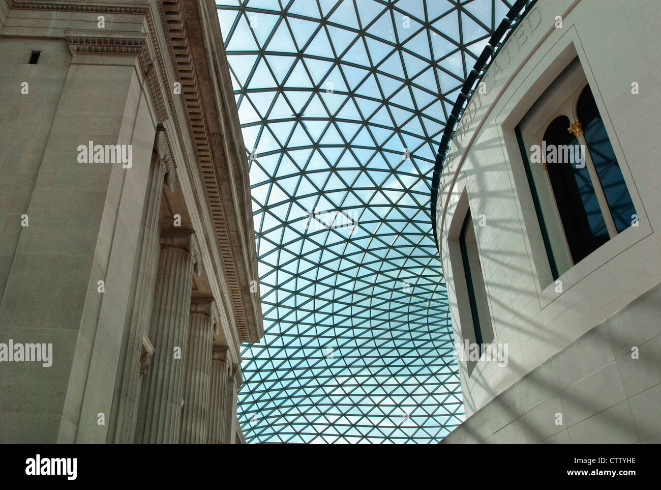 British Museum Norman Foster Roof Stock Photos & British Museum Norman ...