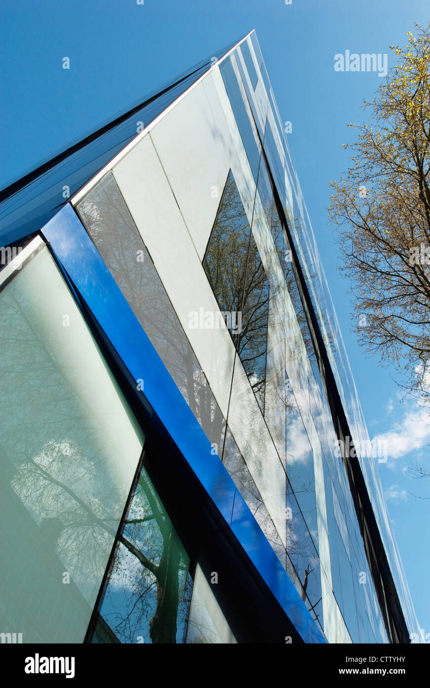 Arup HQ a low energy and sustainable office workplace in Fitzrovia ...