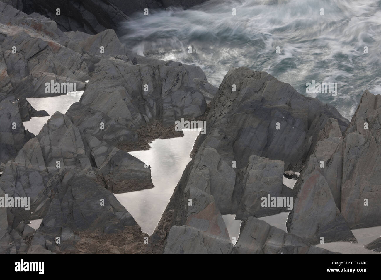 Treyarnon bay rock pool hi-res stock photography and images - Alamy