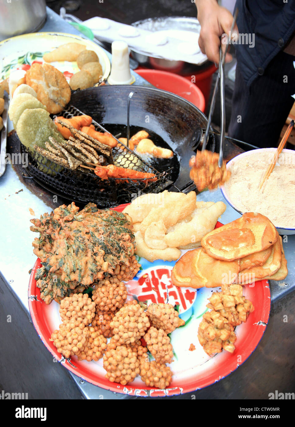 Chinese street food hi-res stock photography and images - Alamy