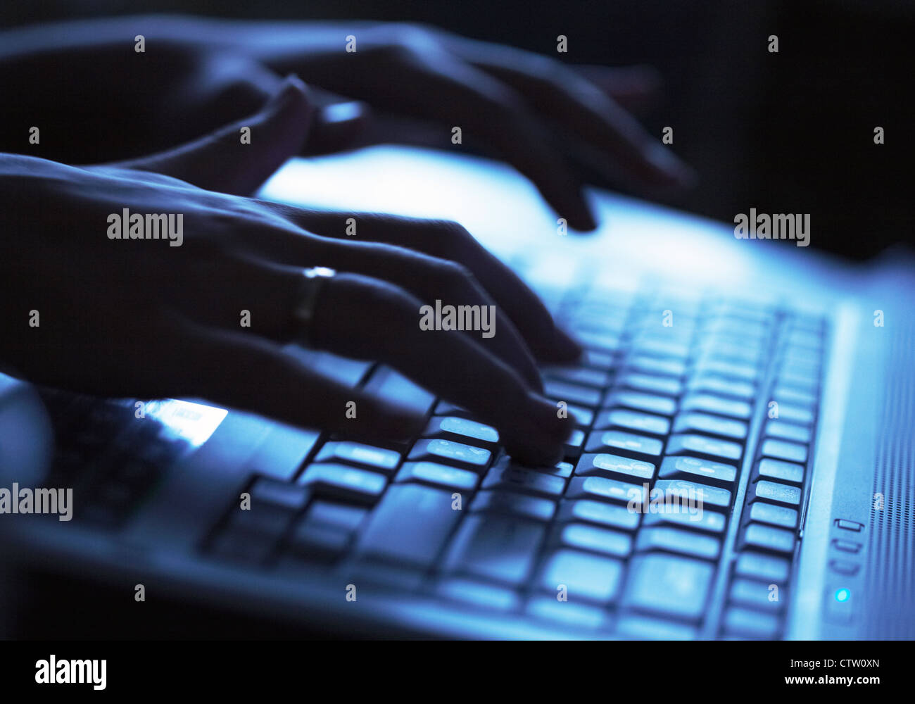 Qwerty typing hi-res stock photography and images - Alamy