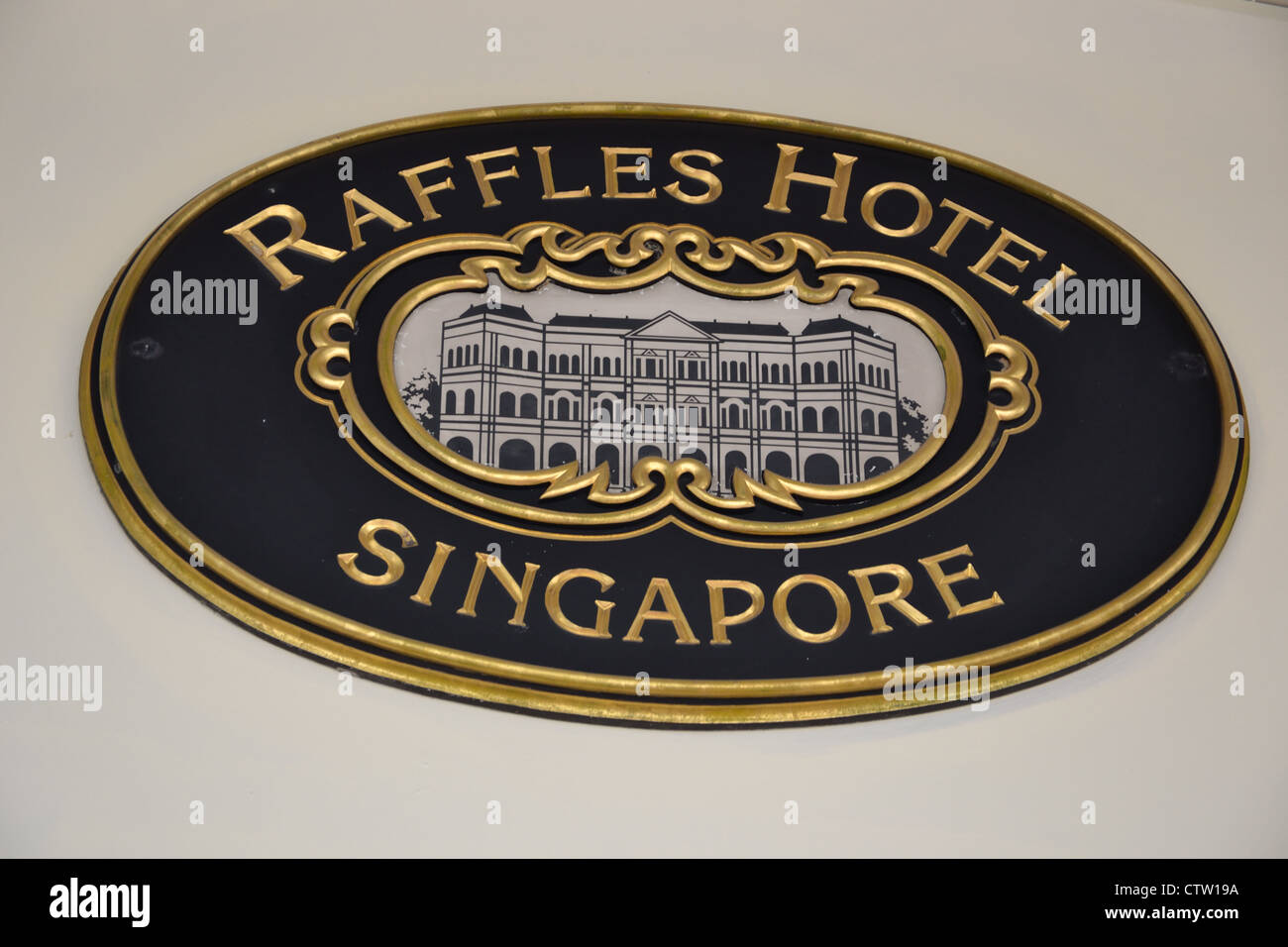 Raffles Hotel Sign Singapore Stock Photos & Raffles Hotel Sign ...
