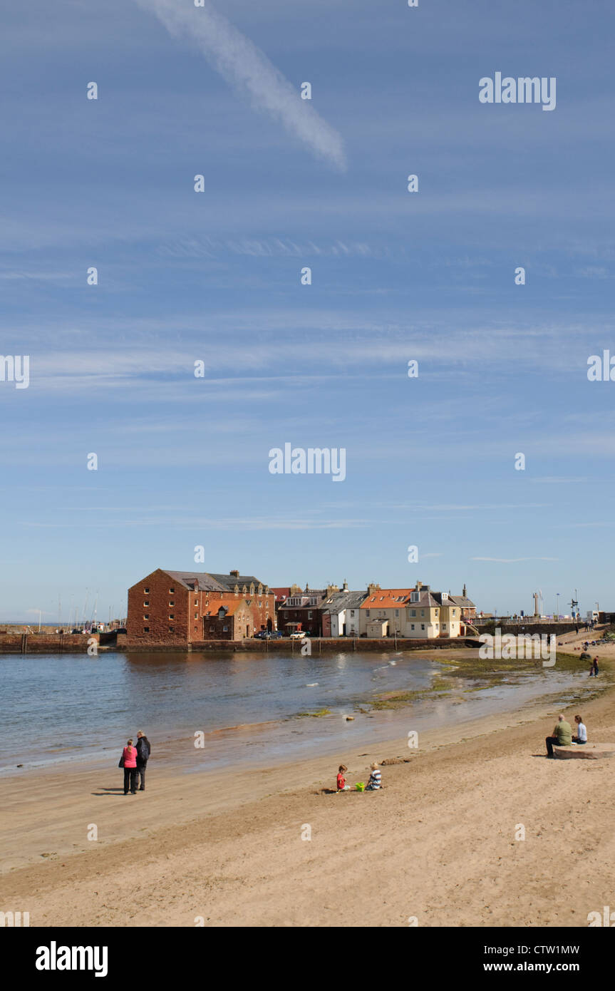 The beach and fishermens cottages at North Berwick, East Lothian ...