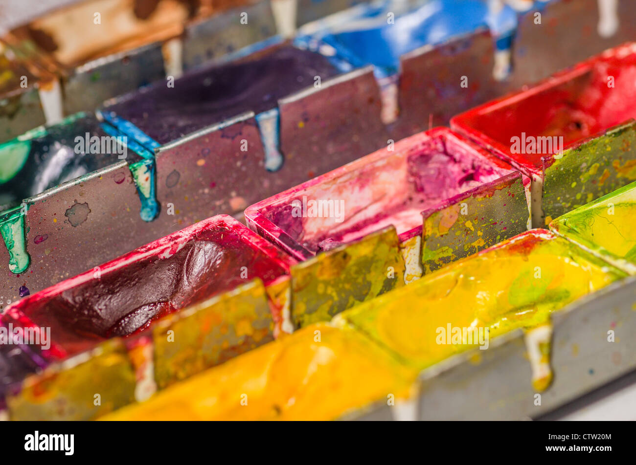 Paint box hi-res stock photography and images - Alamy
