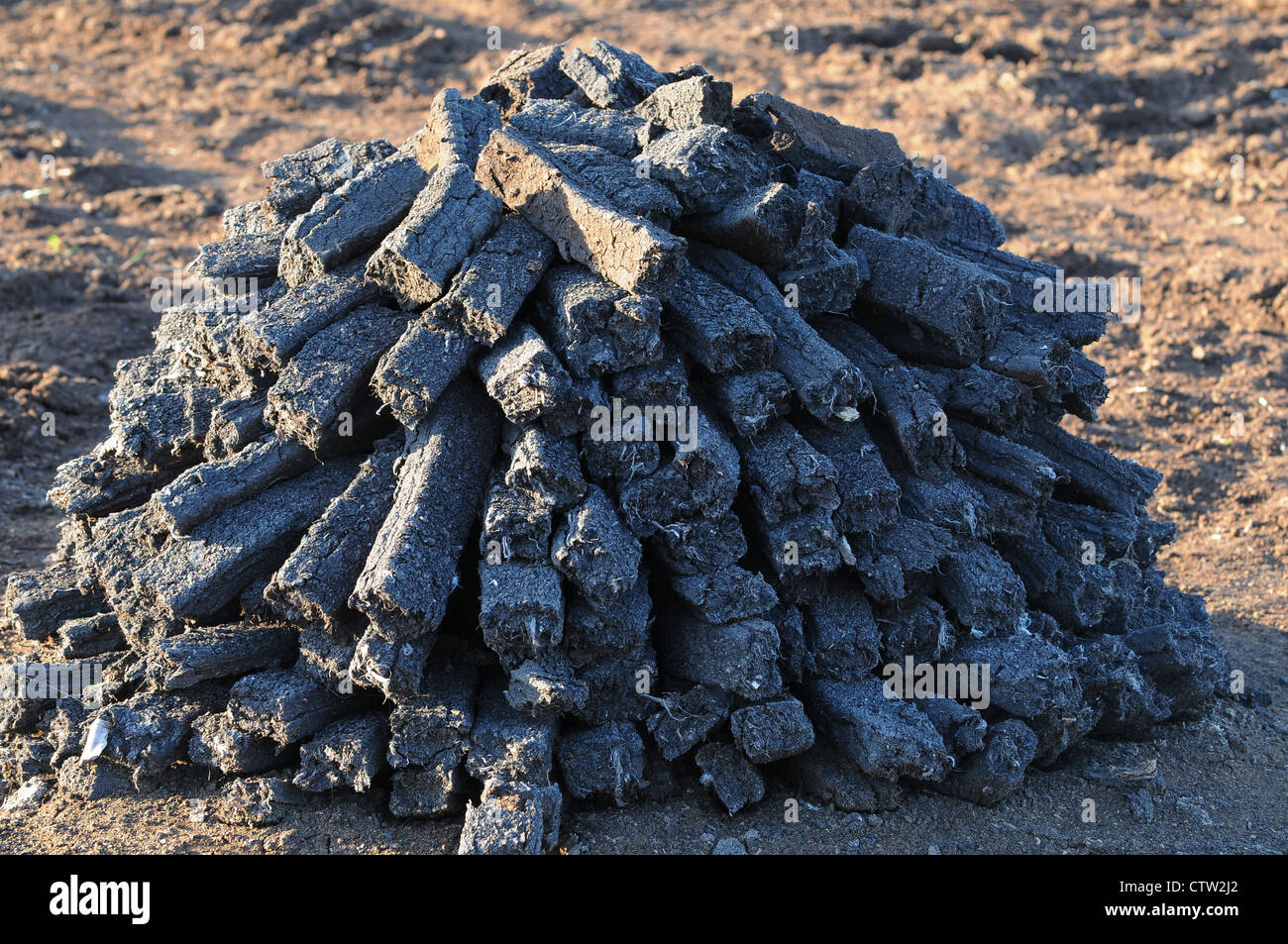Turf sods ireland hi-res stock photography and images - Alamy