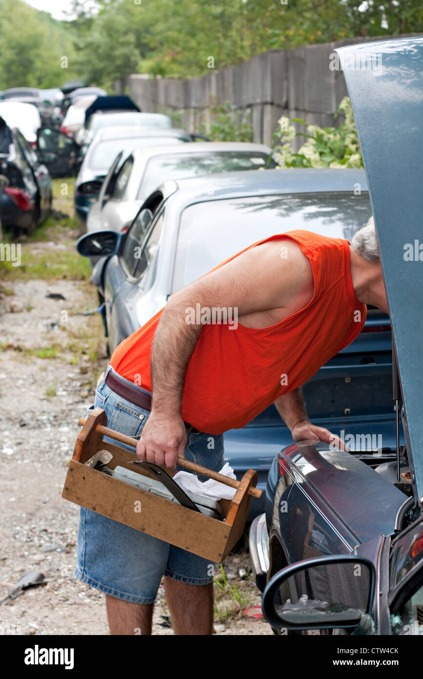 Salvage tools hi-res stock photography and images - Alamy