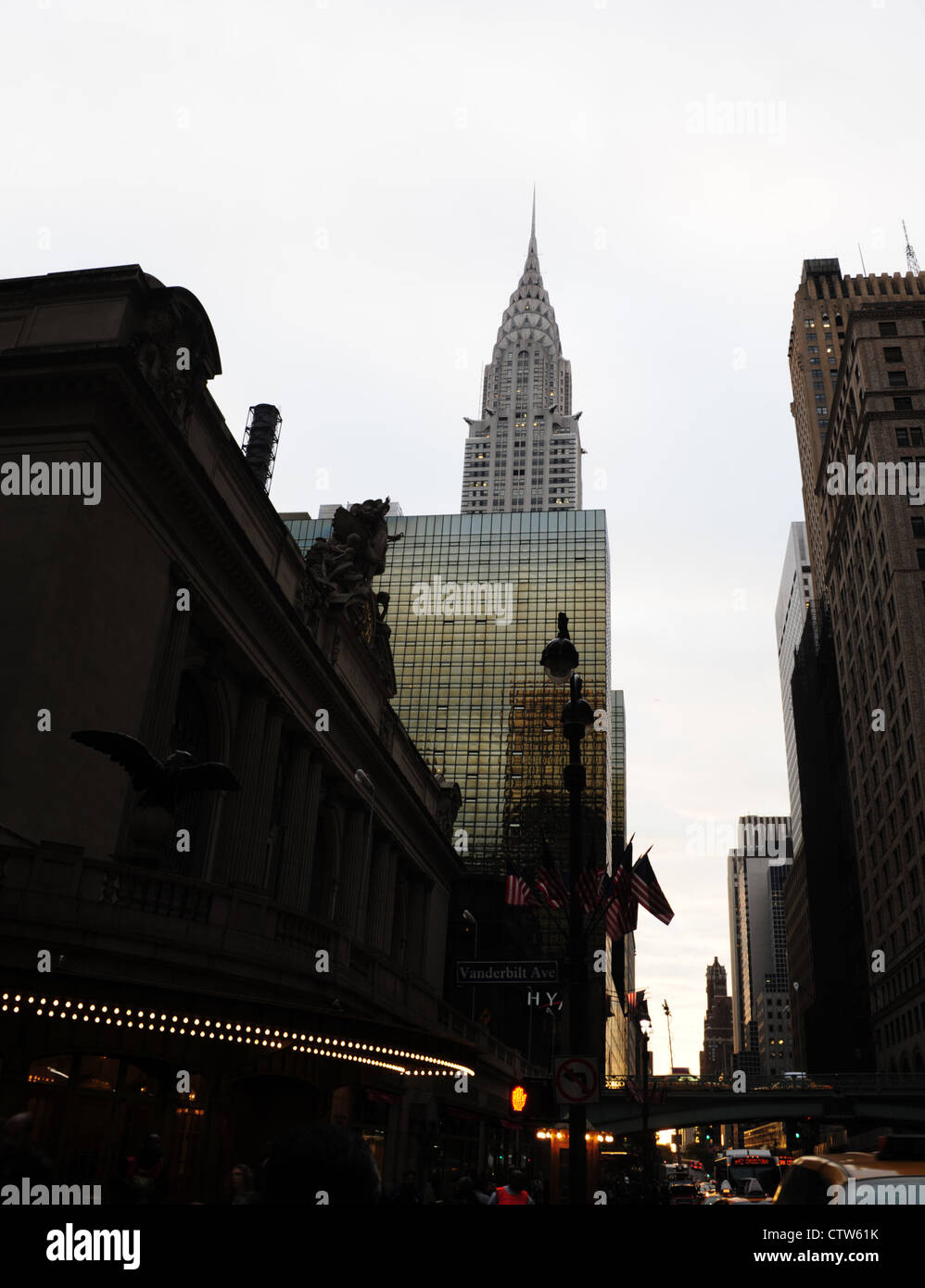 1 vanderbilt avenue directional sign left foreground hi-res stock ...