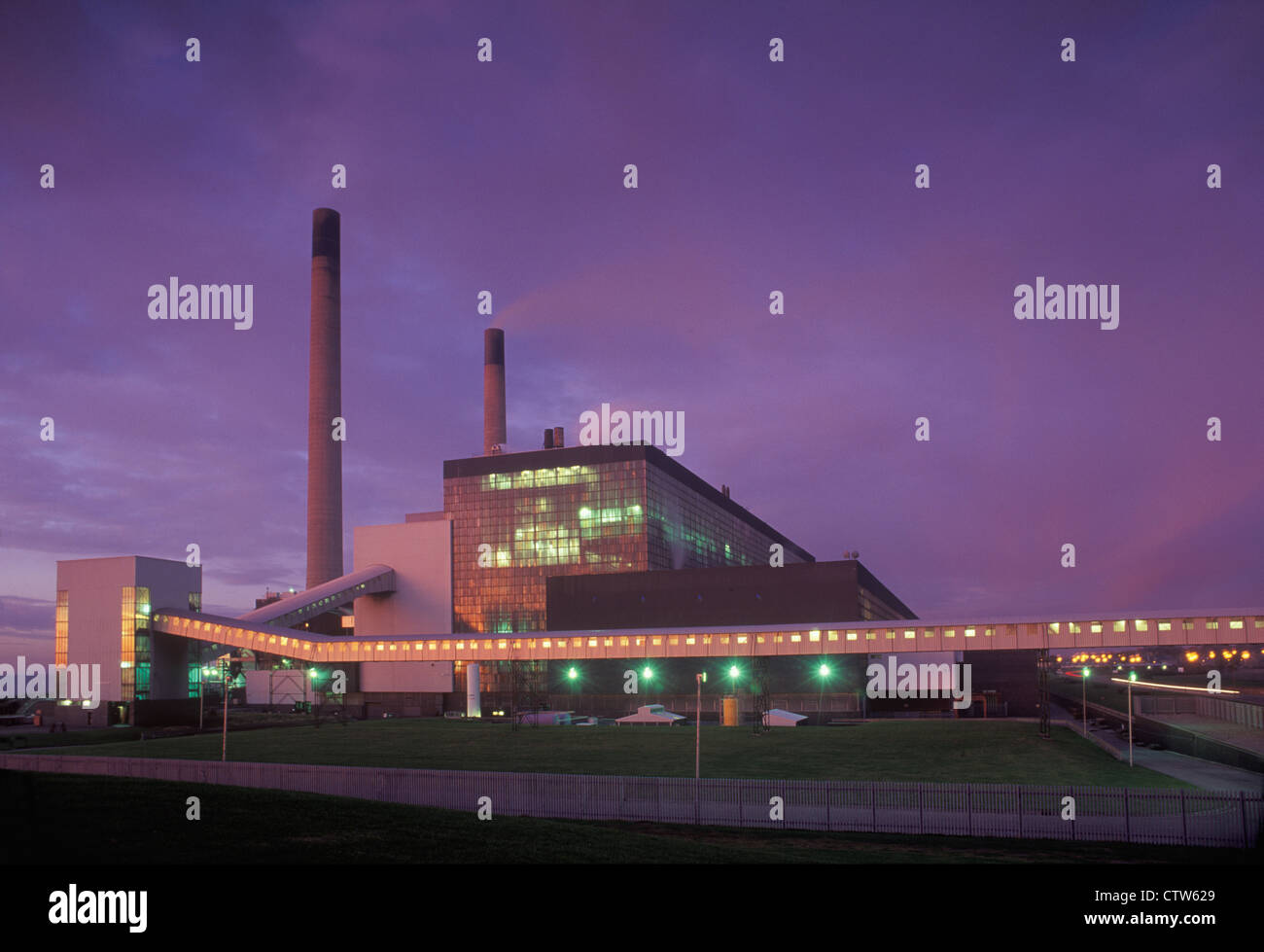 Cockenzie coal fired power station near Edinburgh at sunset Stock Photo ...