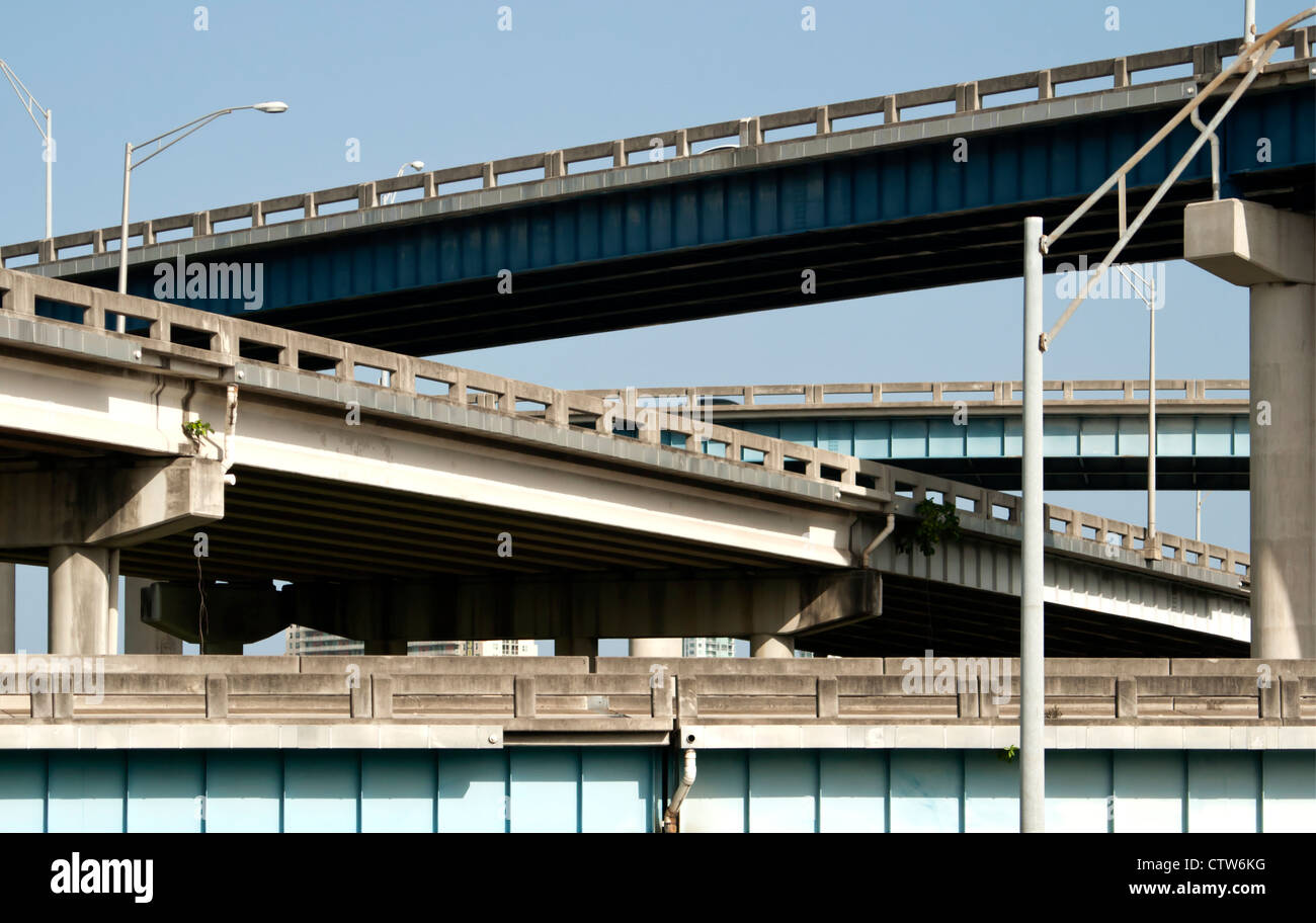 View of intersecting freeway or expressway system Stock Photo - Alamy