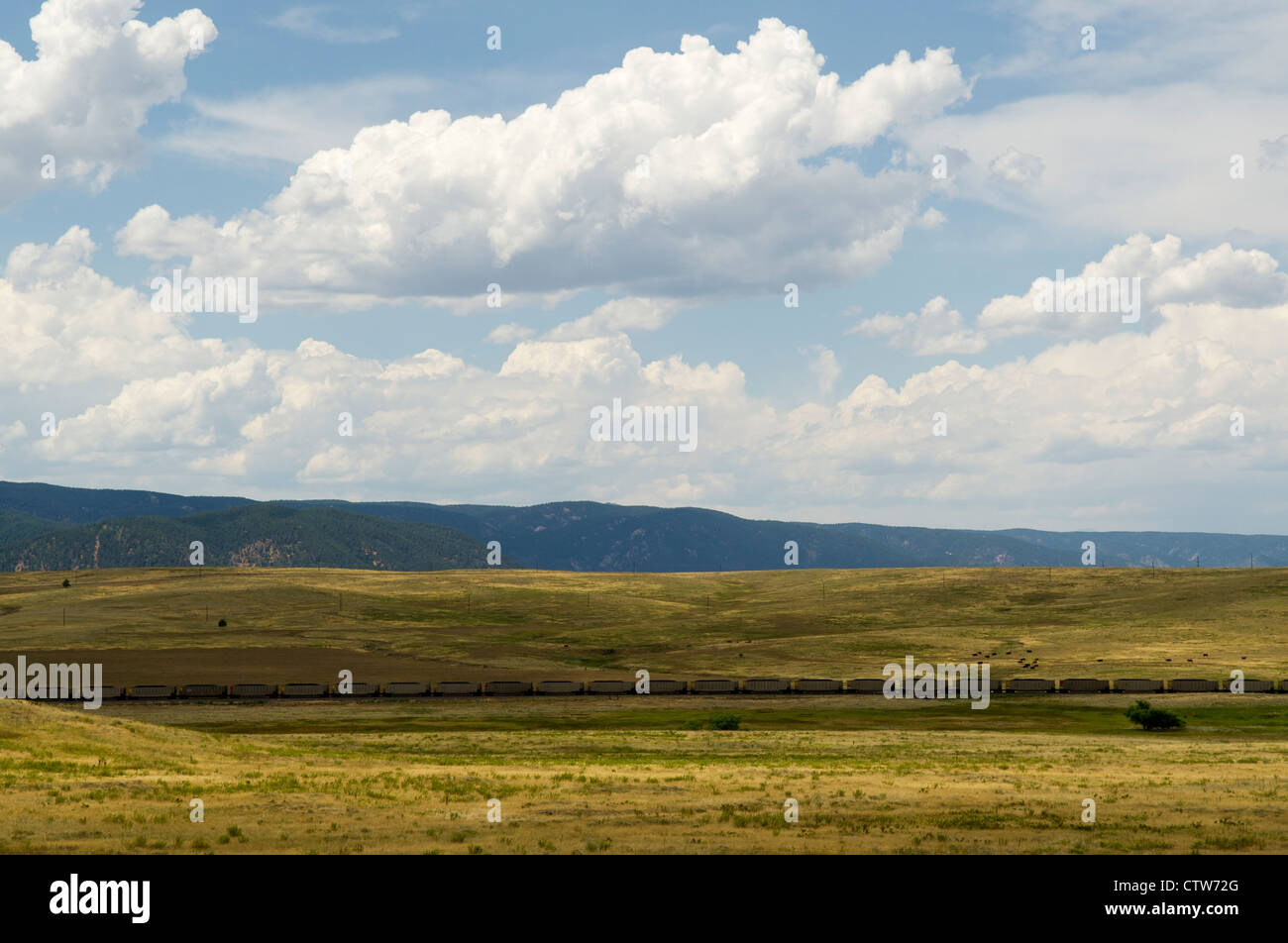 View of the Colorado countryside south of Denver off I-25 Stock Photo ...