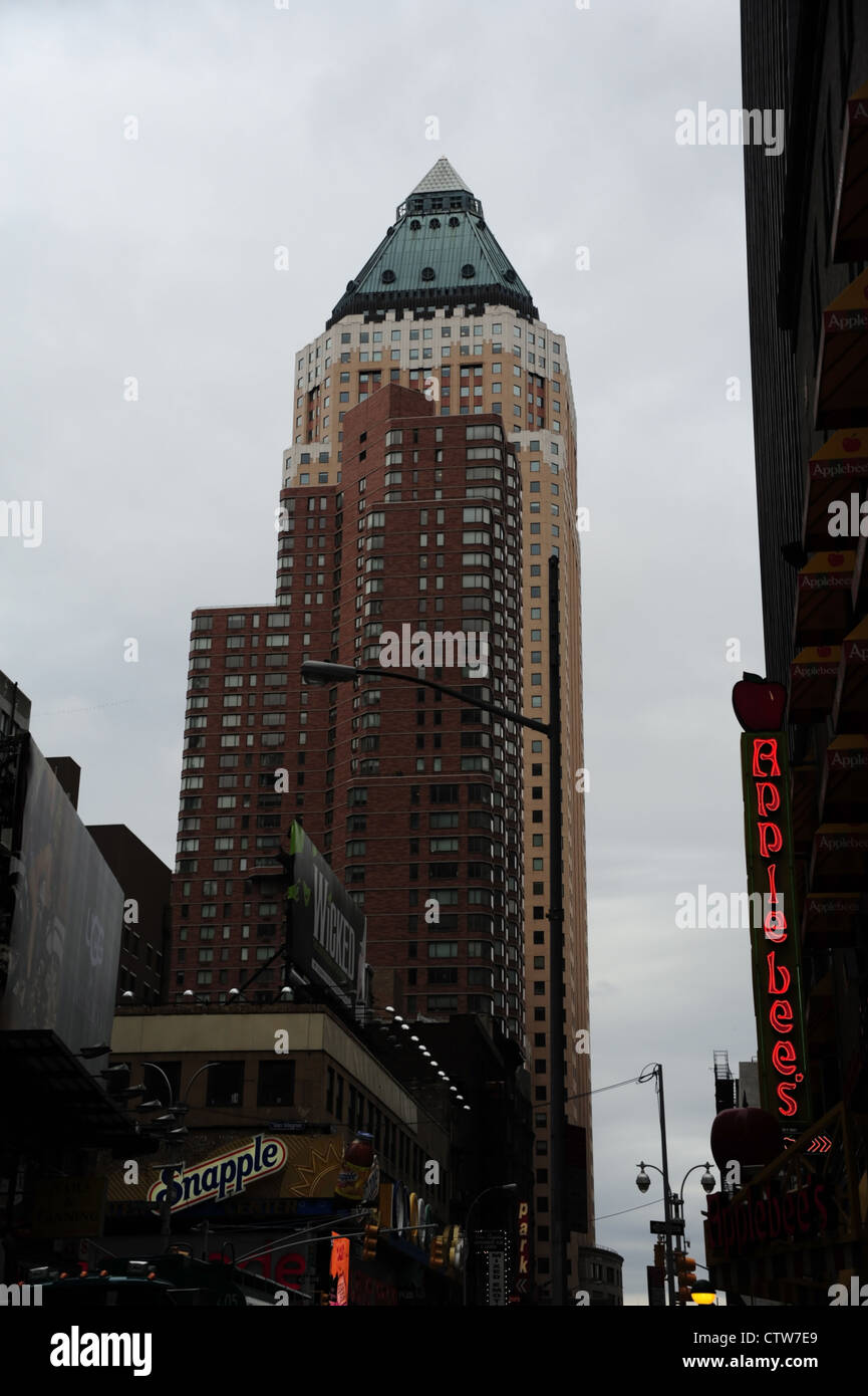 Copper pyramid roof hi-res stock photography and images - Alamy