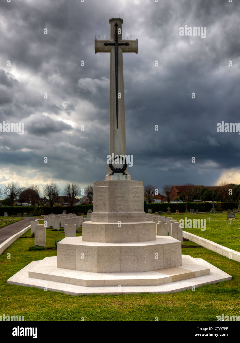 Cross of Sacrifice at Chichester Cemetery in the Commonwealth war dead ...