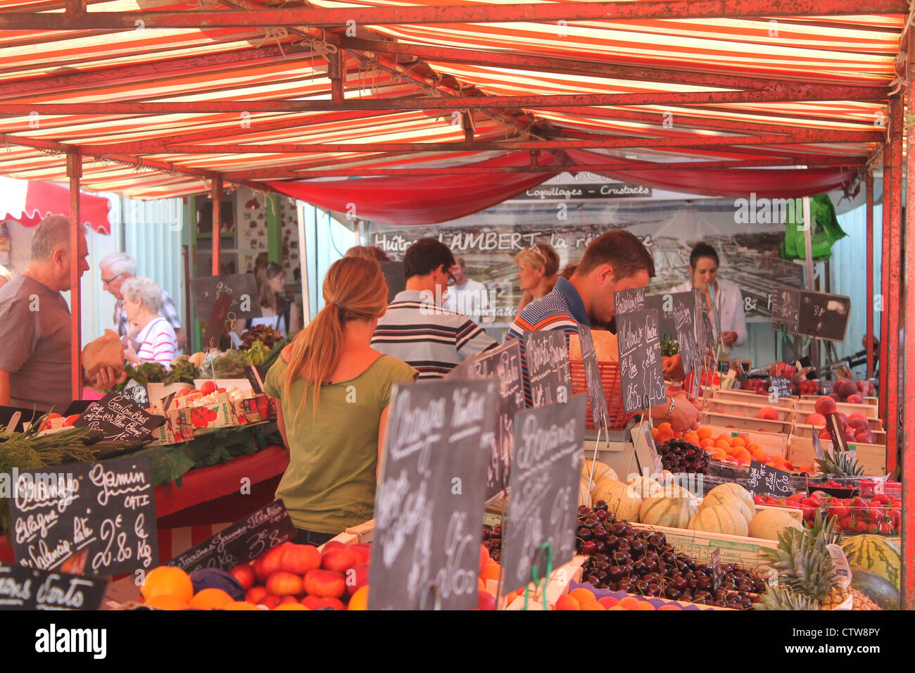 The La Rochelle outdoor and indoor food market Stock Photo - Alamy