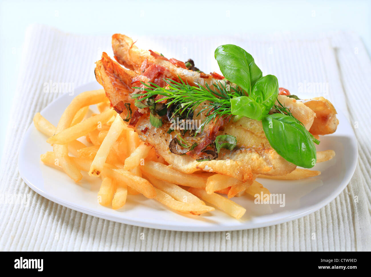 Fish french fries hi-res stock photography and images - Alamy
