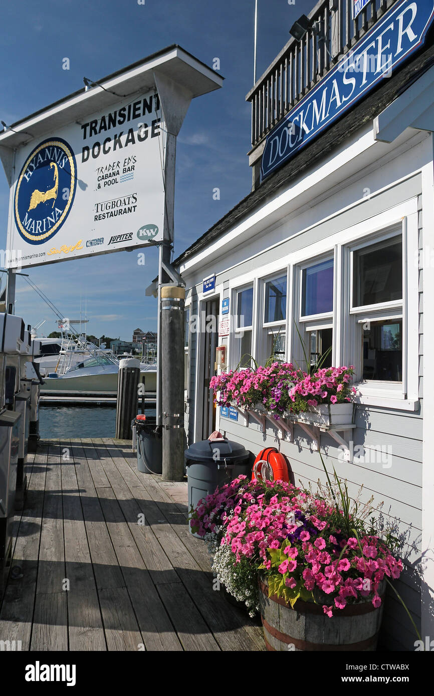 Marina dockmaster hi-res stock photography and images - Alamy