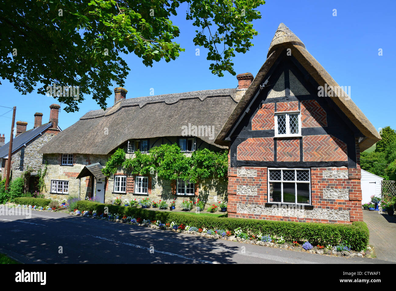 Thatched cottage, Fontmell Magna, Dorset, England, United Kingdom Stock ...