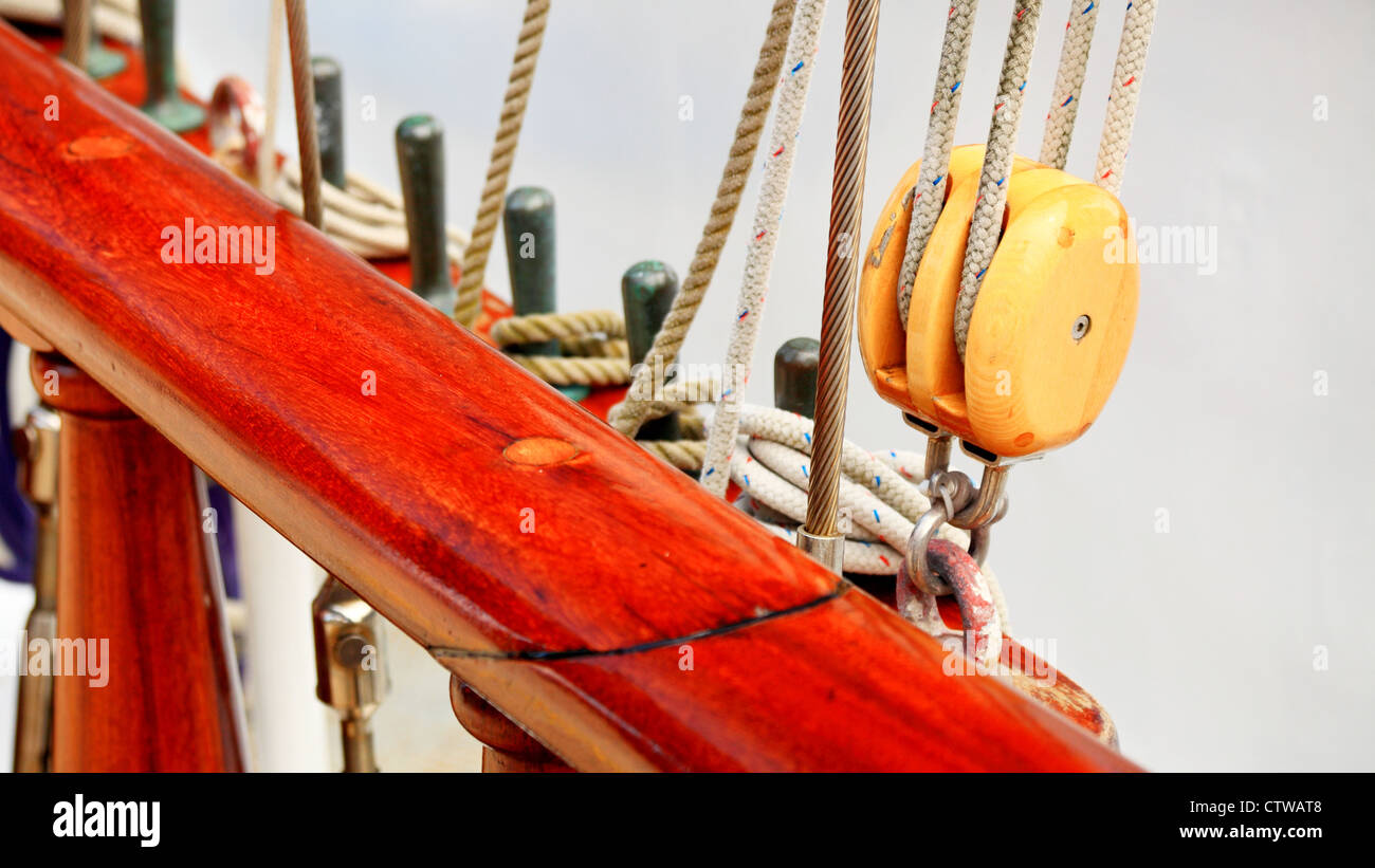 Ship rigging rope on old yacht vintage Stock Photo - Alamy