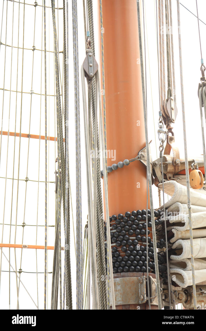 Ship rigging rope on old yacht vintage Stock Photo - Alamy