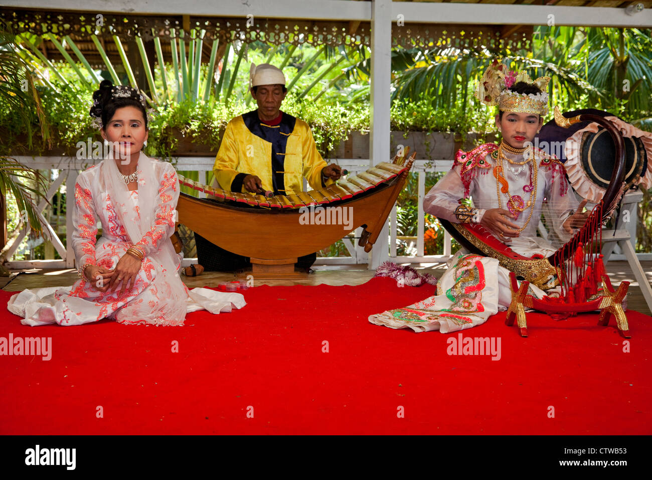 Myanmar burma music hi-res stock photography and images - Alamy