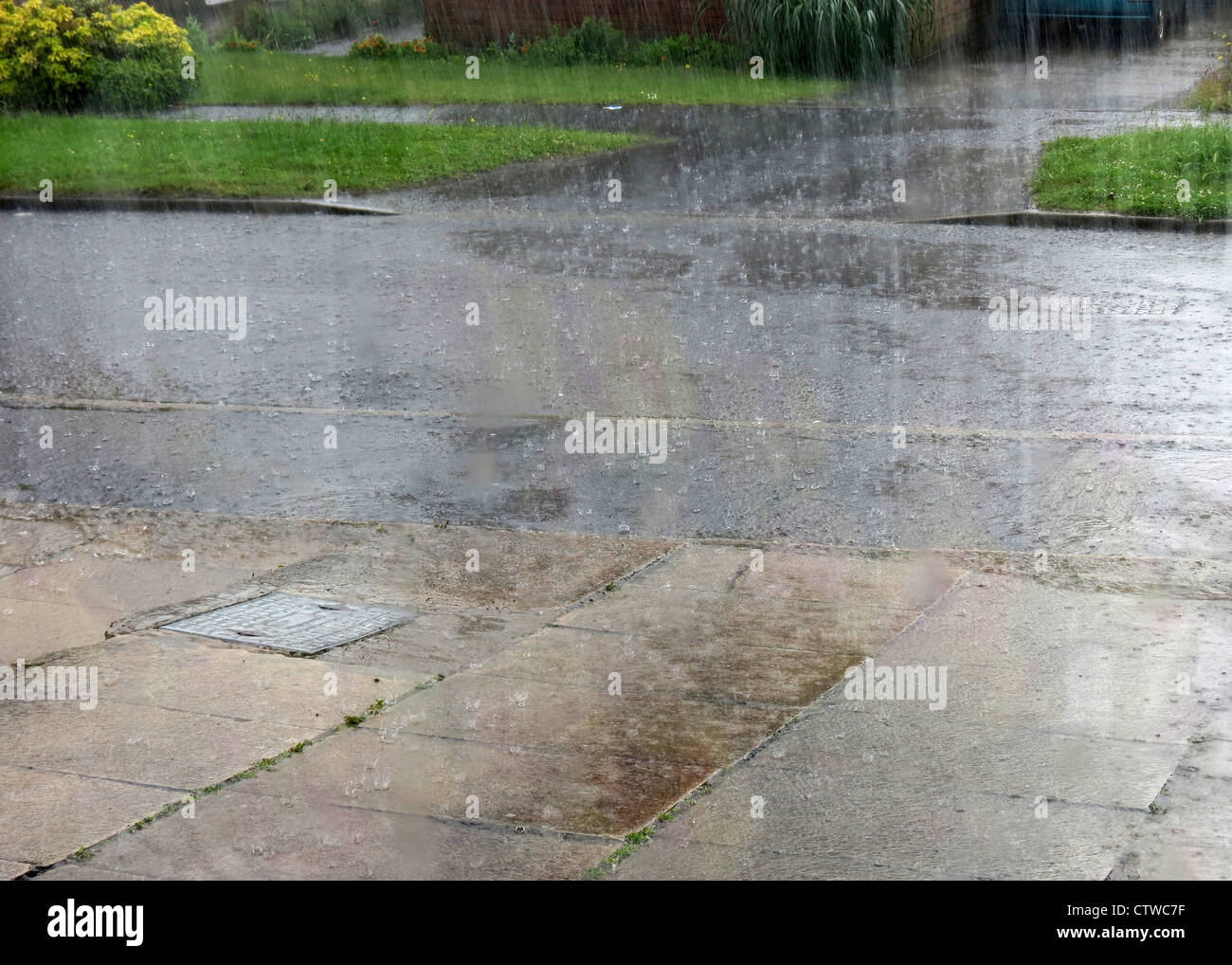 Heavy rain hi-res stock photography and images - Alamy
