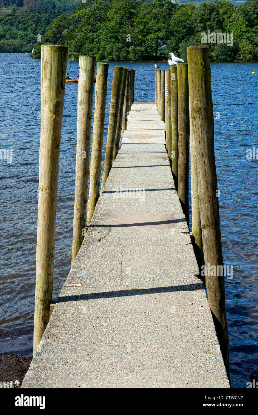 Visitors wooden boat jetty hi-res stock photography and images - Alamy