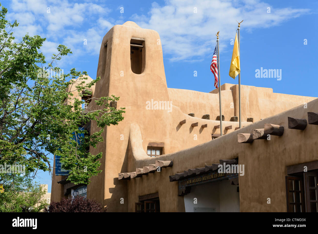 Santa fe museum exterior hi-res stock photography and images - Alamy