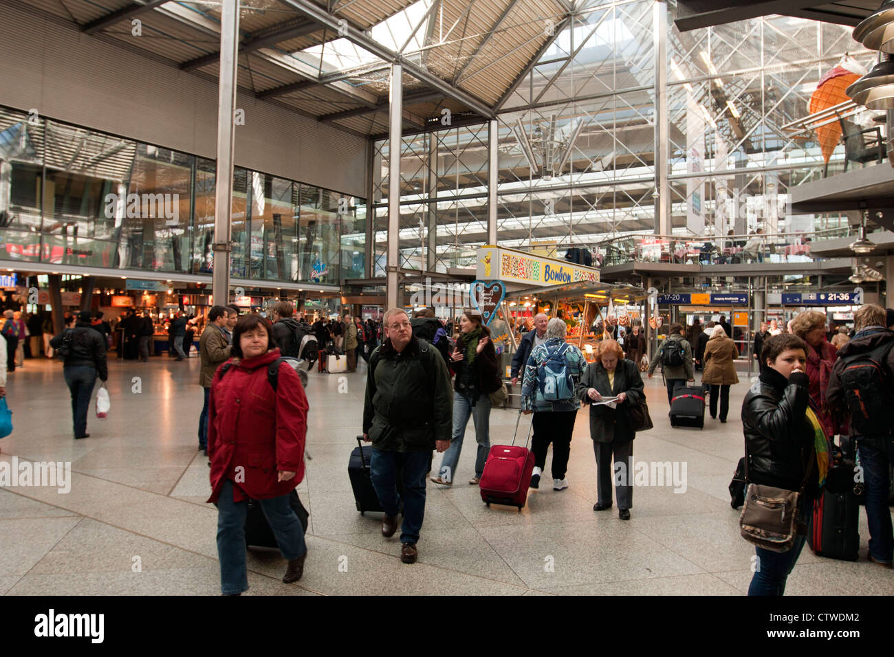A view of the Munich Railway Station Stock Photo - Alamy