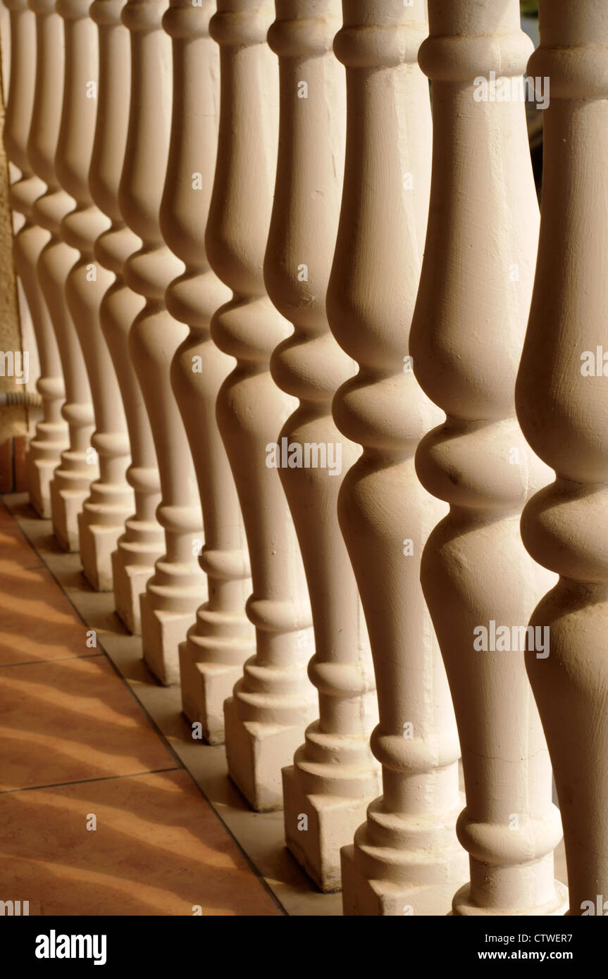 Vertical pillars hi-res stock photography and images - Alamy