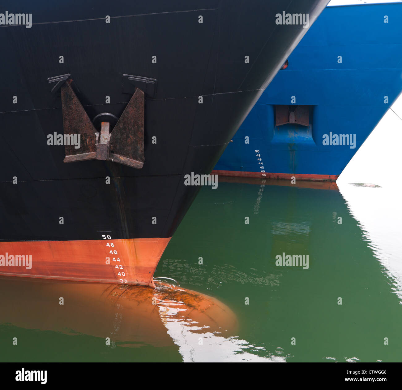 Ships scale hi-res stock photography and images - Alamy