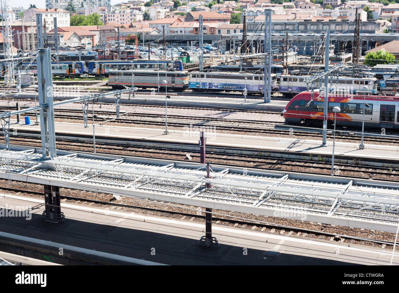 french SNCF railway trains at Toulouse station Stock Photo - Alamy
