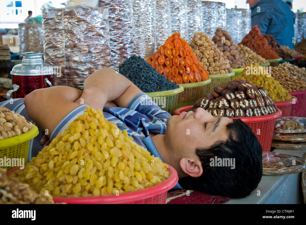 Uzbekistan, Samarkand, Siyob bazaar, Dry fruit Stock Photo - Alamy